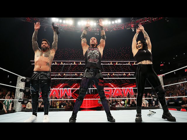 Major WWE star has signed a "shocking" massive 5-year multi-million ...