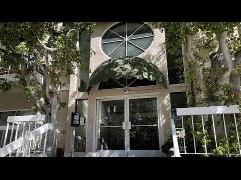 14937 Dickens Street, Sherman Oaks, CA Presented by Ailine Vakian.