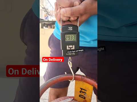 check seal and weight on delivery #awarenes #lpgcylinderprice #gascylindernewrules #gascylindernews