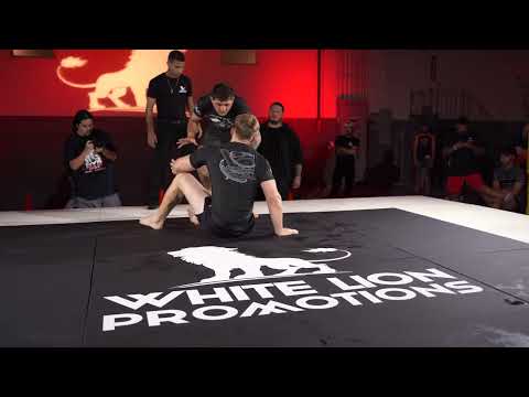 230LB BLUE BELT SUPER FIGHT :DARREN ANGUINO ( FREEDOM FIGHTERS ) VS . BRANDON GEORGE ( VAGNER ROCHA)