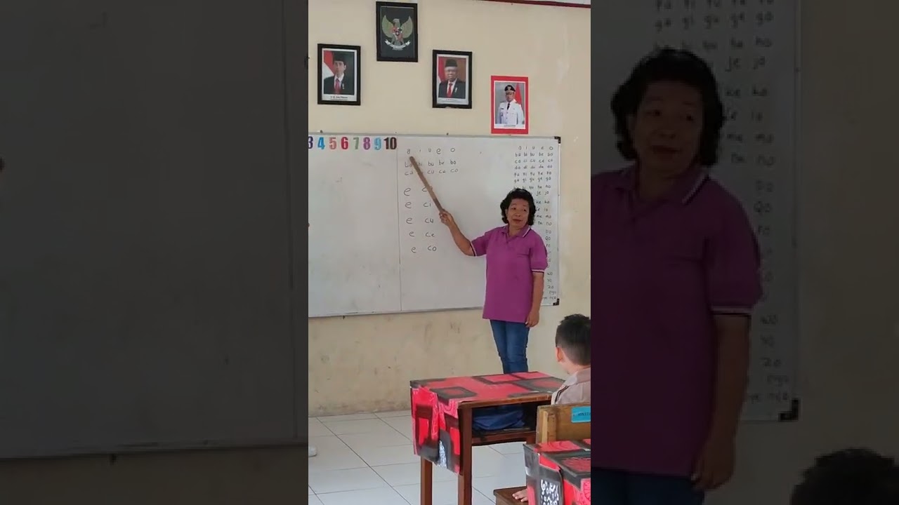 Membantu kegiatan belajar mengajar di kelas 1 dan 2