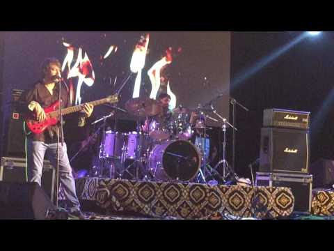 Ye Jism Hai to Kiya / Ali Azmat / Live