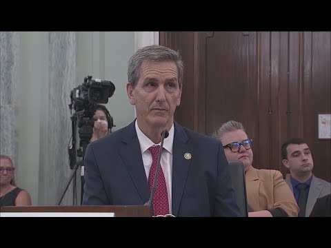 Head of the FAA to resign, allowing Trump to pick his successor