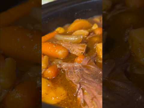 🔥🥩 Best Crockpot Pot Roast Recipe — Slow Cooker Perfection! 🥕🔥
