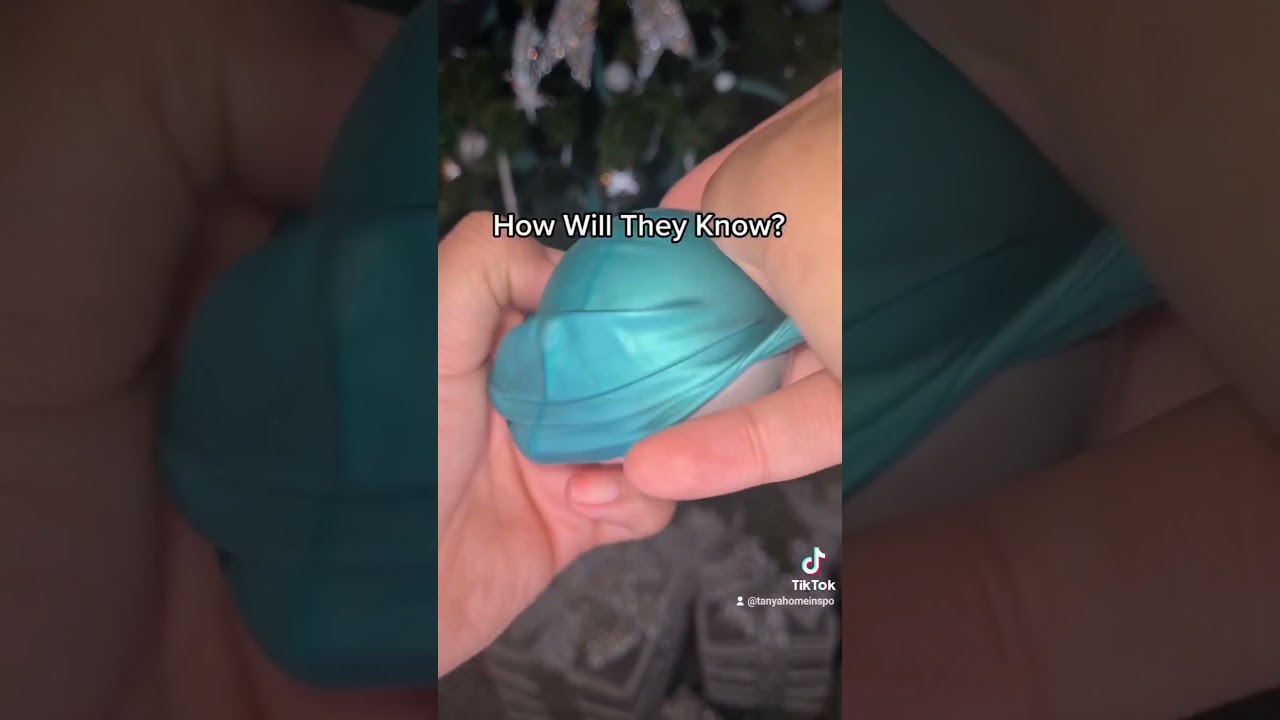 VIRAL CHRISTMAS HACK| Christmas Balls