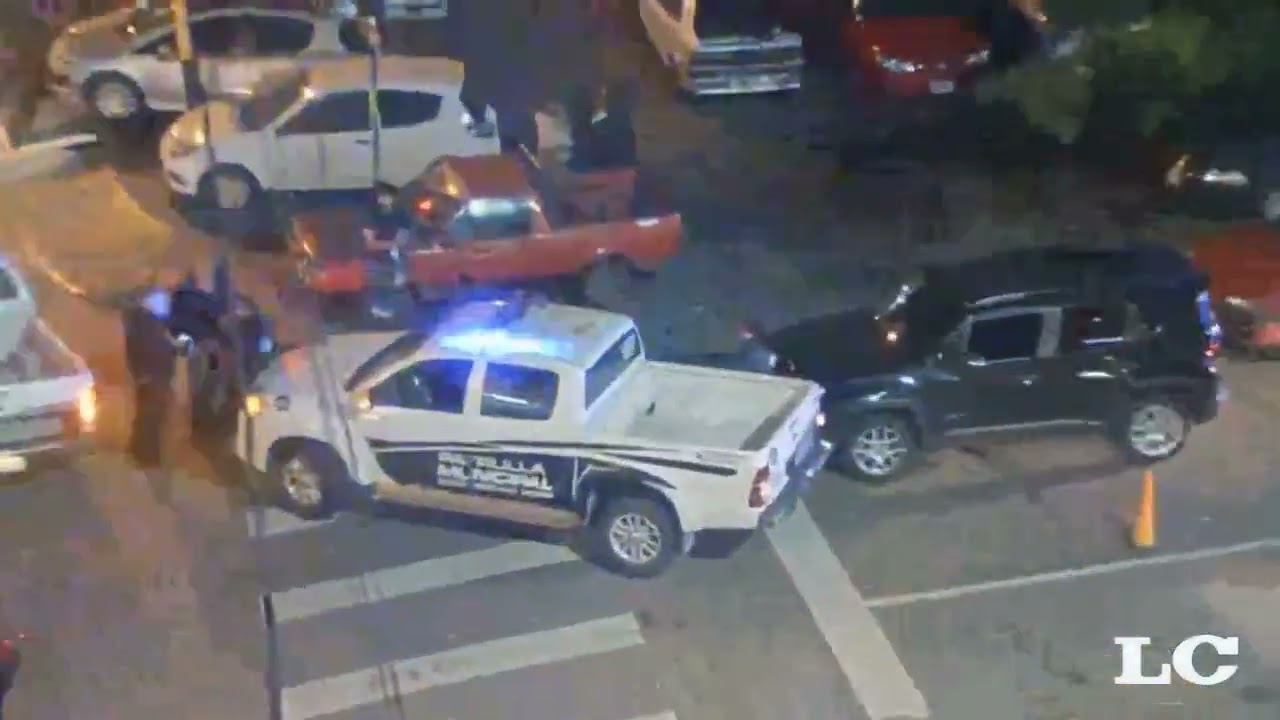 Conducía borracho, chocó a un auto estacionado e intentó fugarse