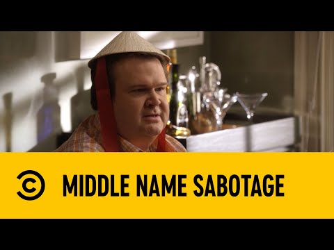 Middle Name Sabotage | Modern Family | Comedy Central Africa