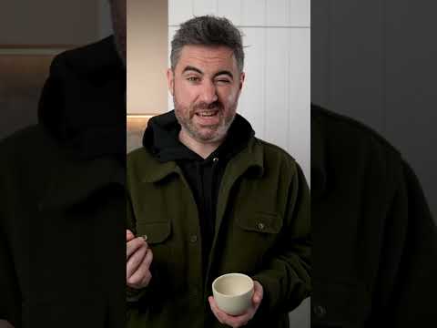 Spray your coffee beans #barista #coffee #goldenbrowncoffee #espresso #rossdroplettechnique #rdt