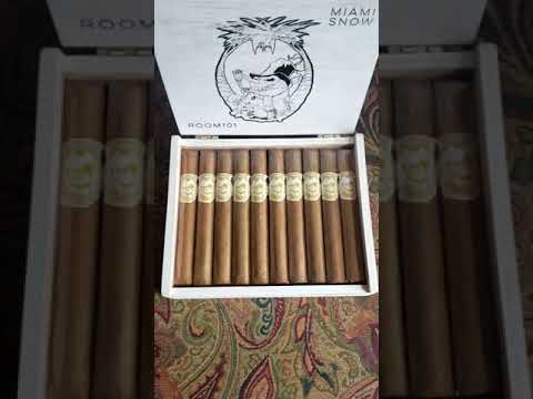 Cigar Perspective Room 101 Miami Snow Unboxing #18