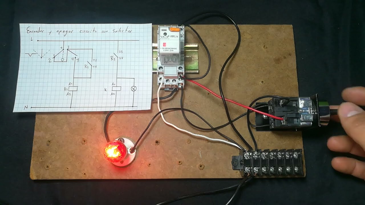 encender y apagar un circuito con selector