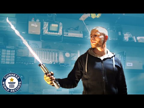 A YouTuber Built the World’s First Working, Retractable Lightsaber