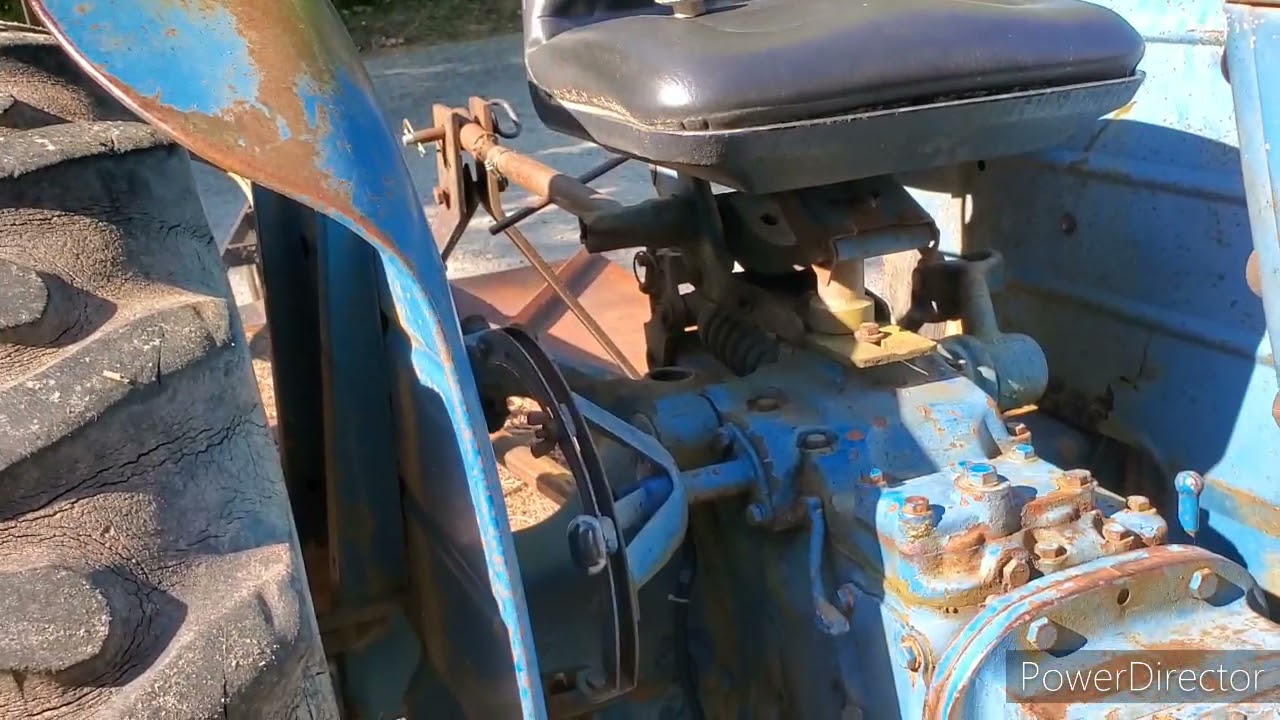 Antique Ford 2000 hydraulic fluid check