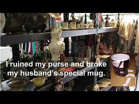 Texas Roads, Thrifting, Red Hat Society, Yummy Food and a Wedding! #texas #thriftstore #thrifting
