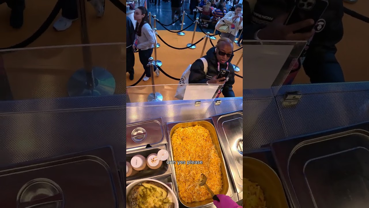 SHE POSED FOR HER SPUD… 😎