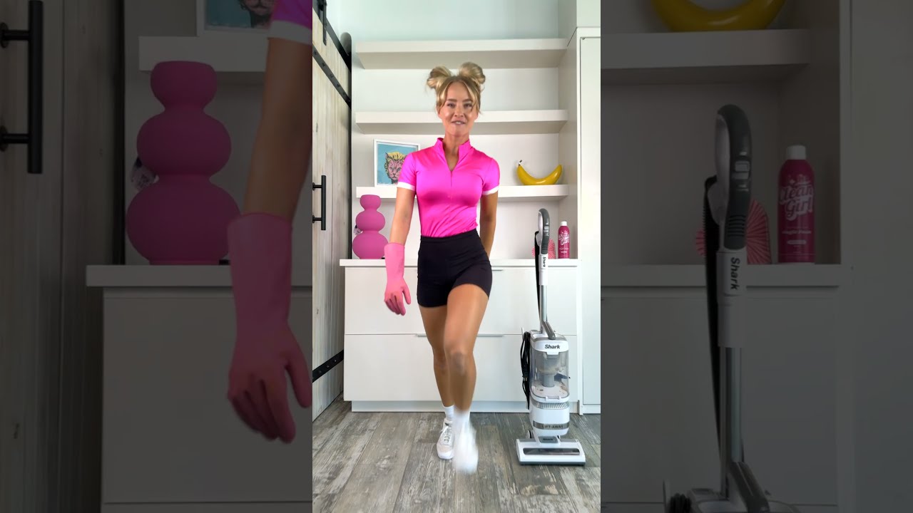 Get Dressed with Clean Girl!