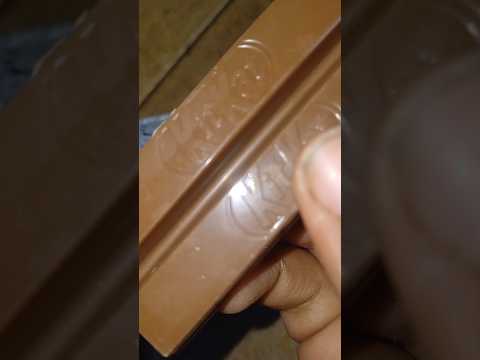 KITKAT FILLING PLATE π½ π« #chocowithasmr #chocolate #asmrchocolate