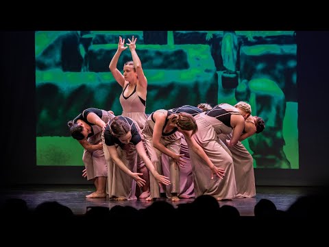 10. Aura – Dance for Me Wallis (lektorka Tereza Monhartová)