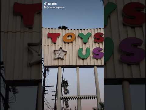 Missing Letters On Toys R Us Sign #toysrus #voiceover