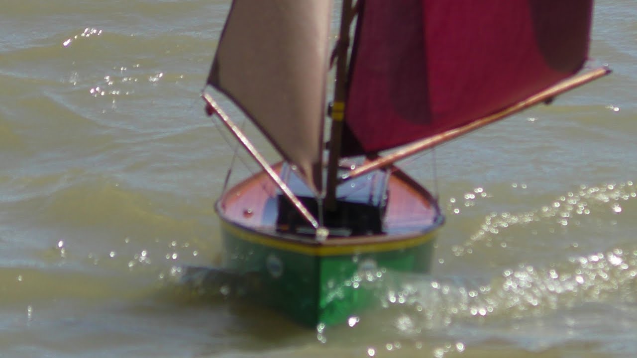 Rc Sloop romping in 15 - 25 knots.