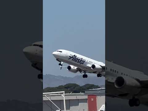 SUPER UP CLOSE ACTION at Burbank airport! #shorts #airplane #airport #aviation