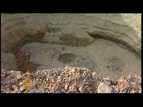 Land sinking as Dead Sea shrinks