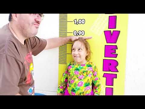 MC Divertida wants to be tall and jump at the pool