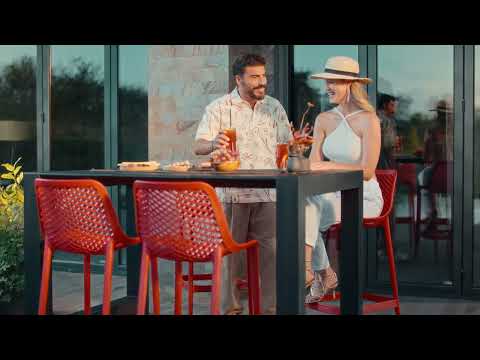 SIESTA EXCLUSIVE | AIR BAR STOOL & VEGAS BAR TABLE