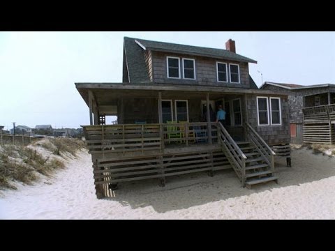 These Newlyweds Might Have to Share Their Dream Home With Summer Tourists | Buying the Beach