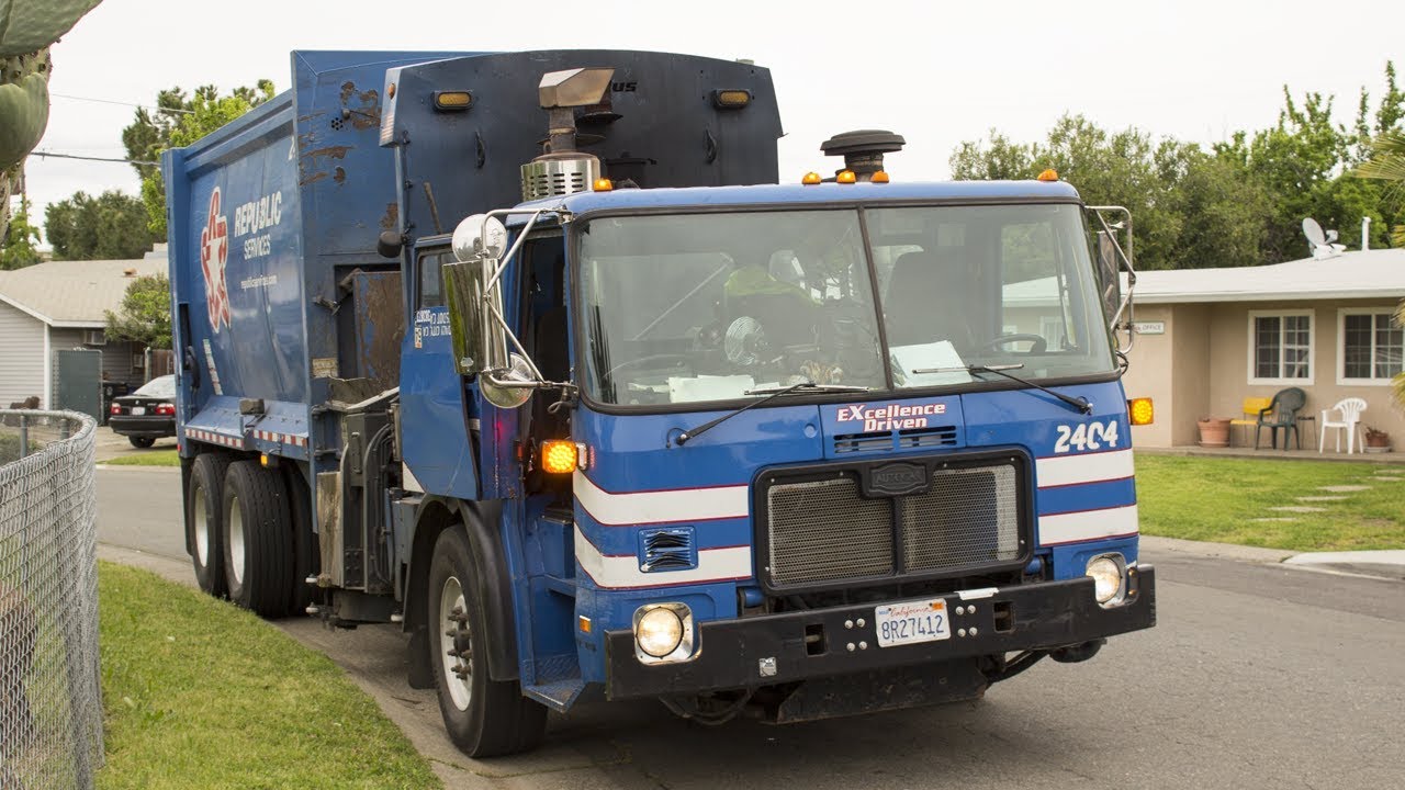 Republic Services Autocar McNeilus M/A