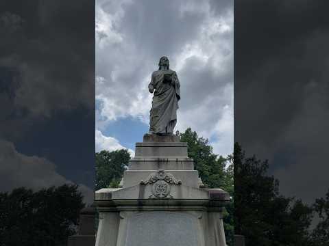 You Have Got To See Oak Hill Cemetery!