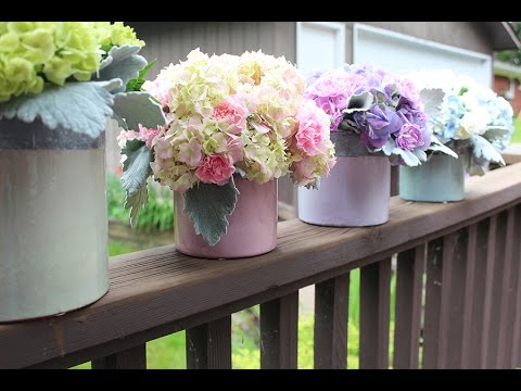 Chic Monochromatic Spring Floral Designs