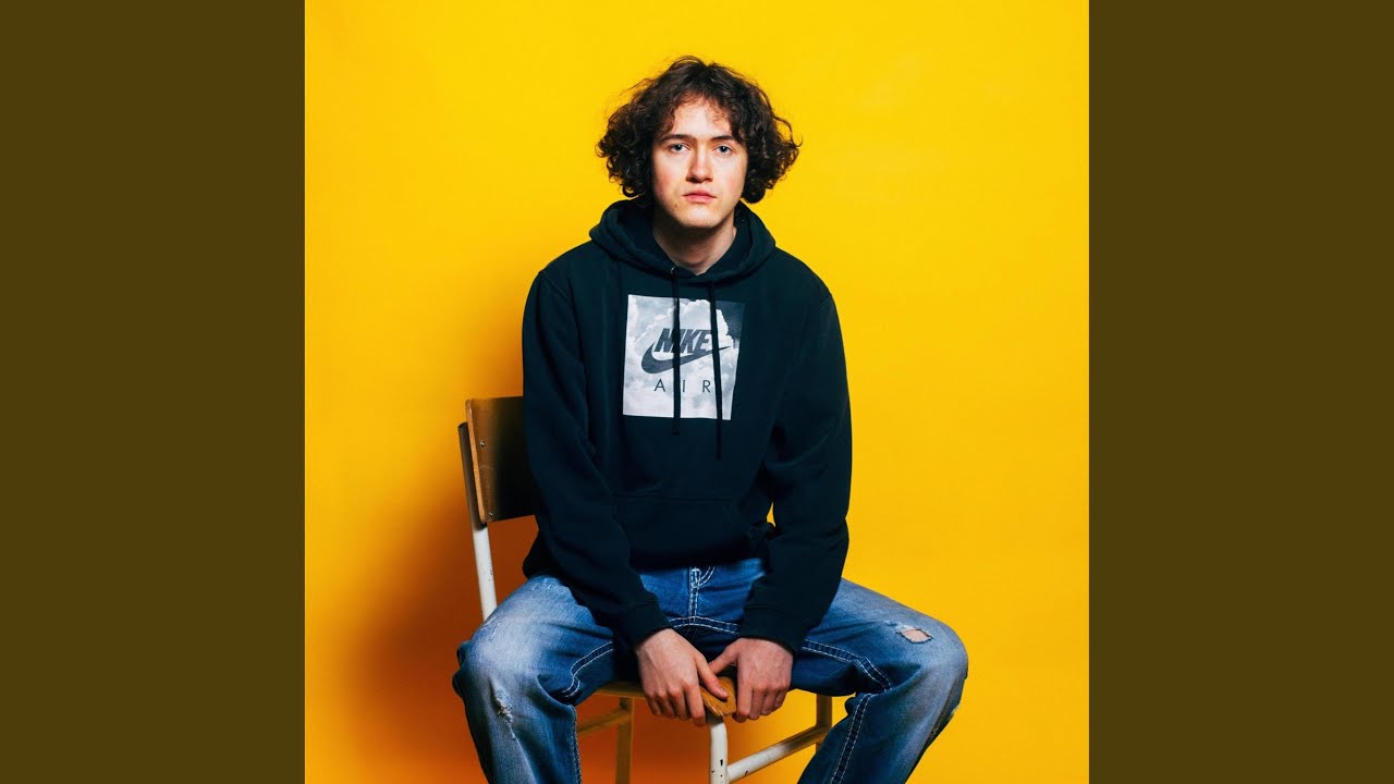 Yung Mutte – Identiteitsverwarring – 𝗣𝗢𝗞𝗢𝗘 𝗛𝗜𝗣𝗛𝗢𝗣 𝗠𝗔𝗚𝗔𝗭𝗜𝗡𝗘