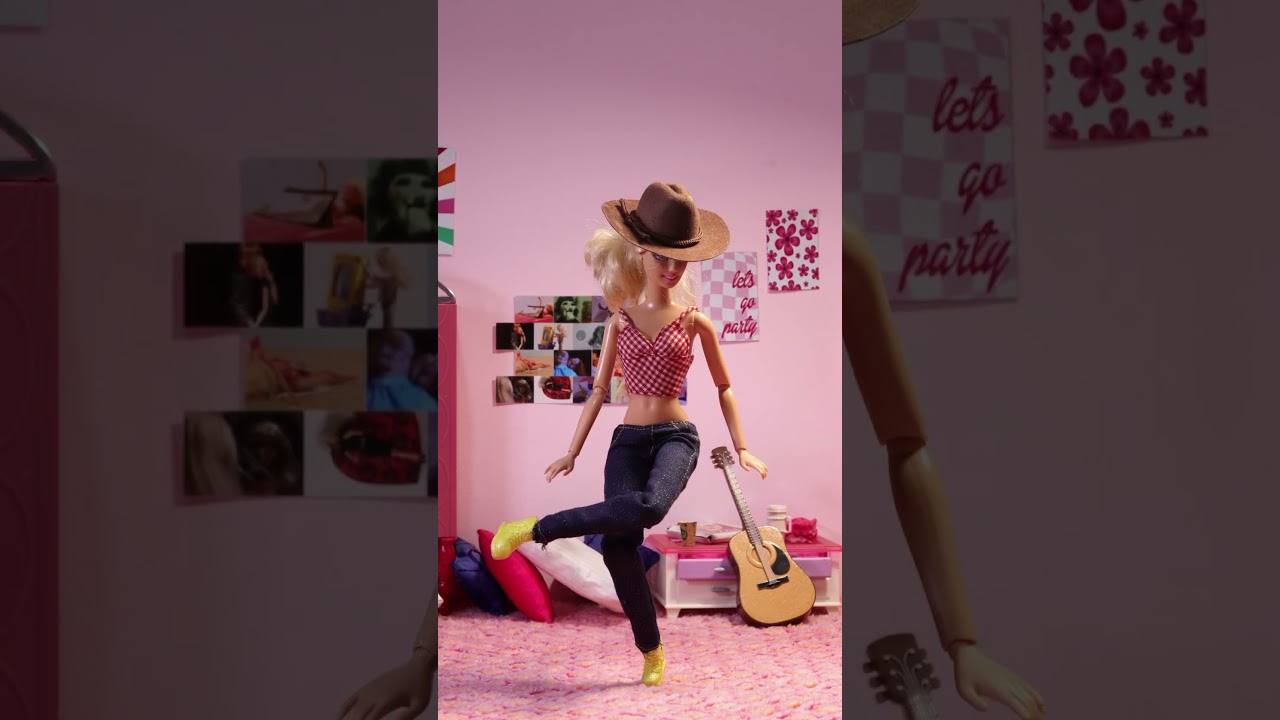 The Barbie 🤝 Beyoncé collab you didn’t know you needed. #stopmotion #texas #barbie #beyonce