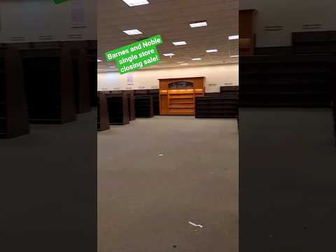 Barnes and Noble single store closing sale! #barnesandnobles #books #storeclosing #booktube #book