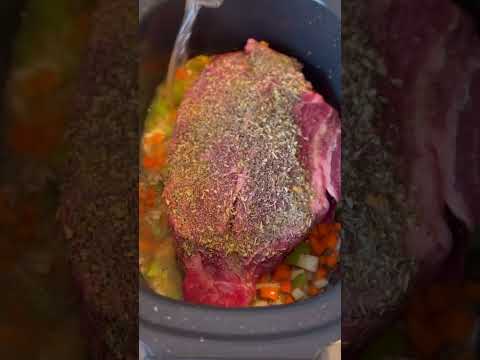 Easy Slow Cooker Beef Ragu β A Hearty & Delicious Dinner! πβ¨