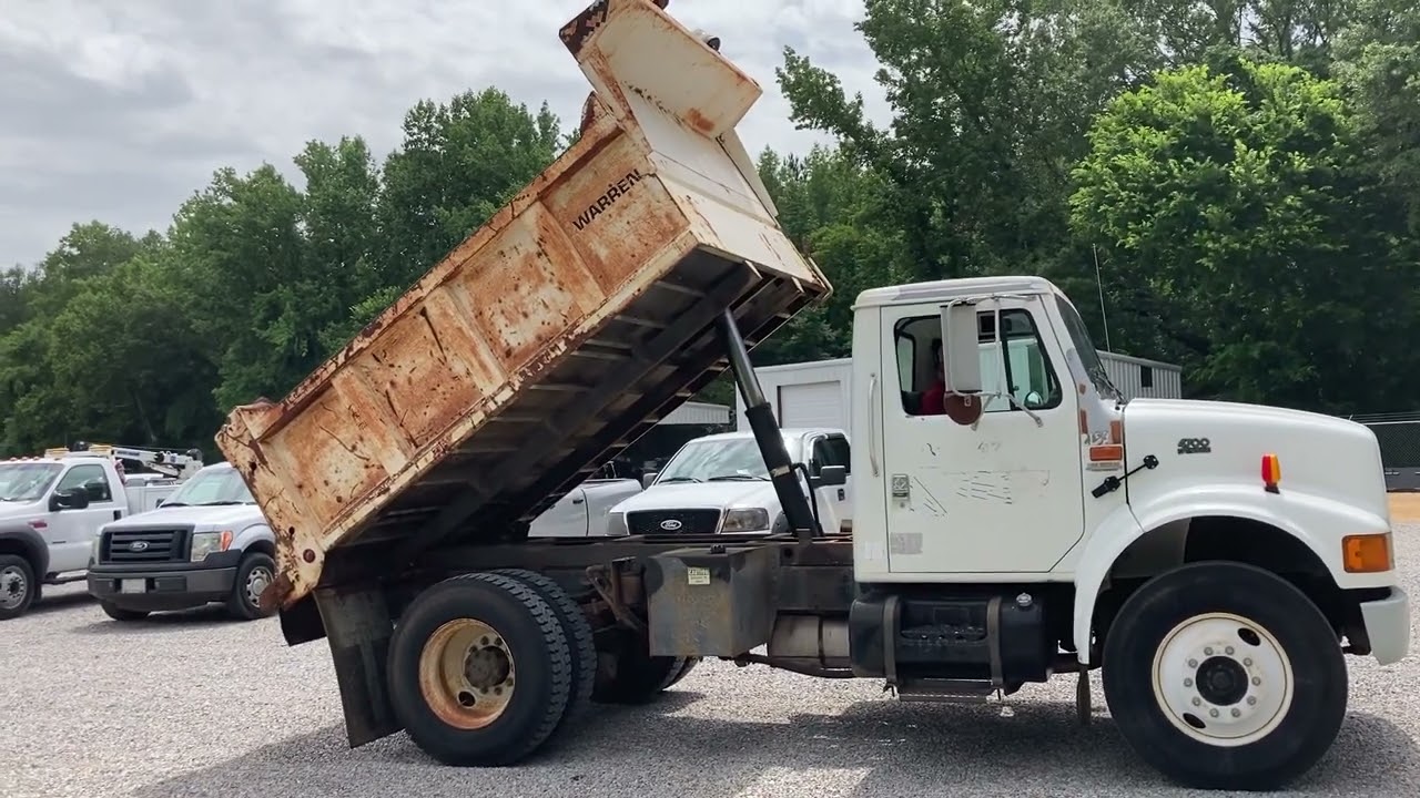 Lot 579 - 2001 International 4700