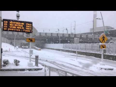 CTfastrak #1463 on the 101