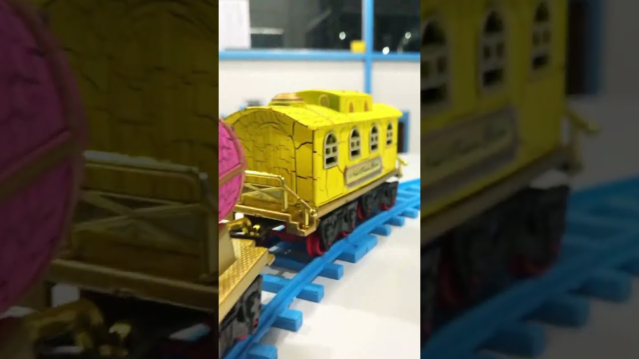 WOW! KERETA INI BISA KELUAR ASAP BENERAN