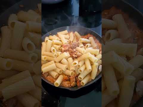 what do you do with leftover rotisserie chicken? creamy chicken & tomato pasta | #shorts