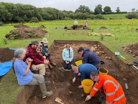 Digging Deeper Together: A community archaeology dig at Kilmocholmóg