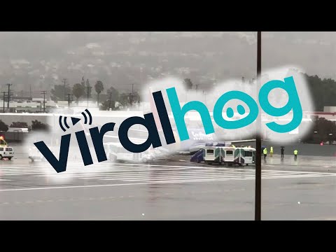 Southwest Plane Rolls Off the End of Runway at Burbank Airport || ViralHog