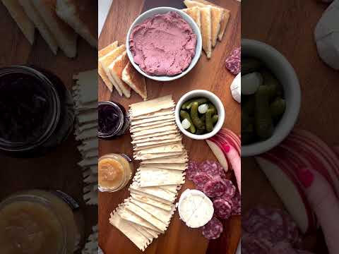 Braunschweiger Charcuterie Board #appetizer #appetizerrecipes #charcuterie #charcuterieboard