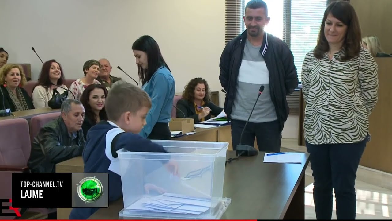Top Channel/ Rama ndan shtëpitë në Shijak! Gjysma e atyre që humbën ... Top Channel/ Rama ndan shtëpitë në Shijak! Gjysma e atyre që humbën ...