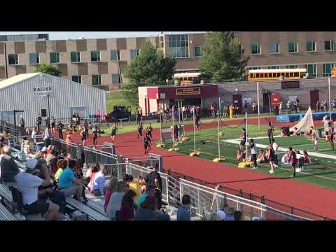 Franklin's Mario Heslop wins the 400 at Skyland Conference meet