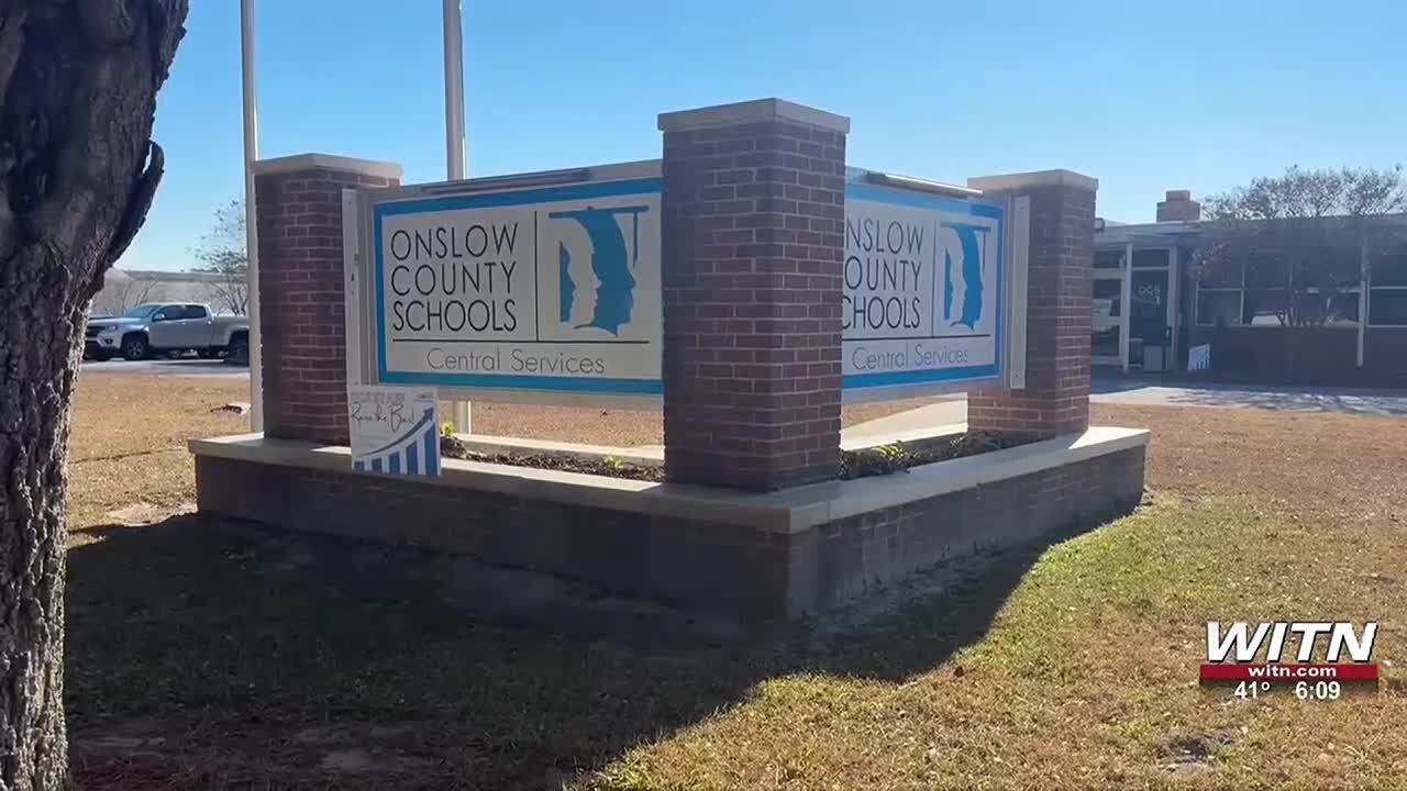 Onslow County superintendent announces retirement plan