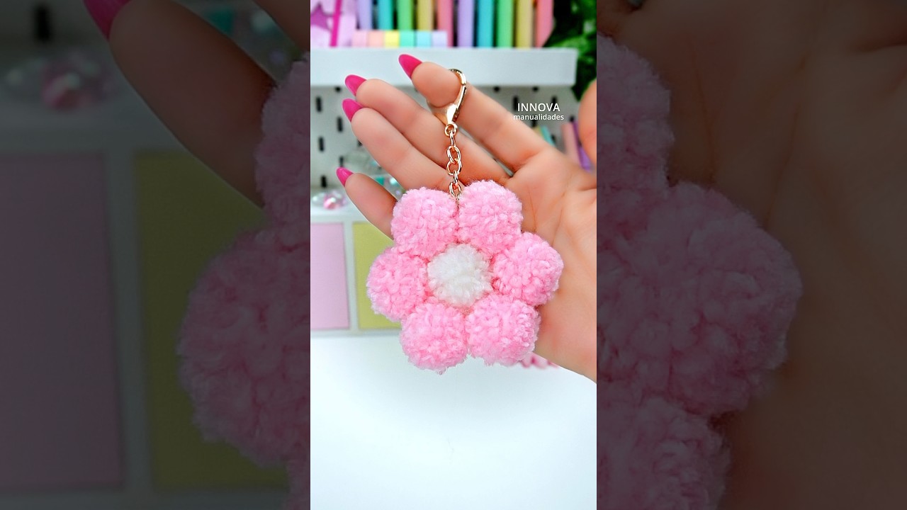 DIY llavero con pompones en forma de flor ❤️ Manualidades para regalar #manualidades #diy #regalo