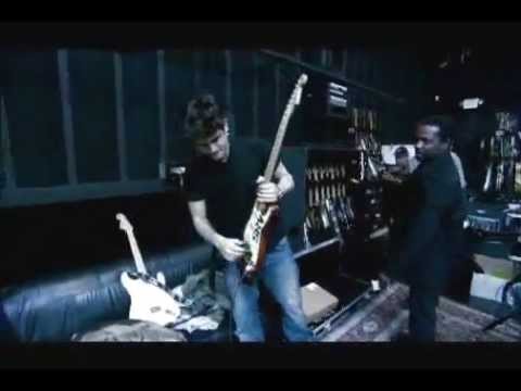 John Mayer - Where the Light Is Bonus Interview: 200 Guitars