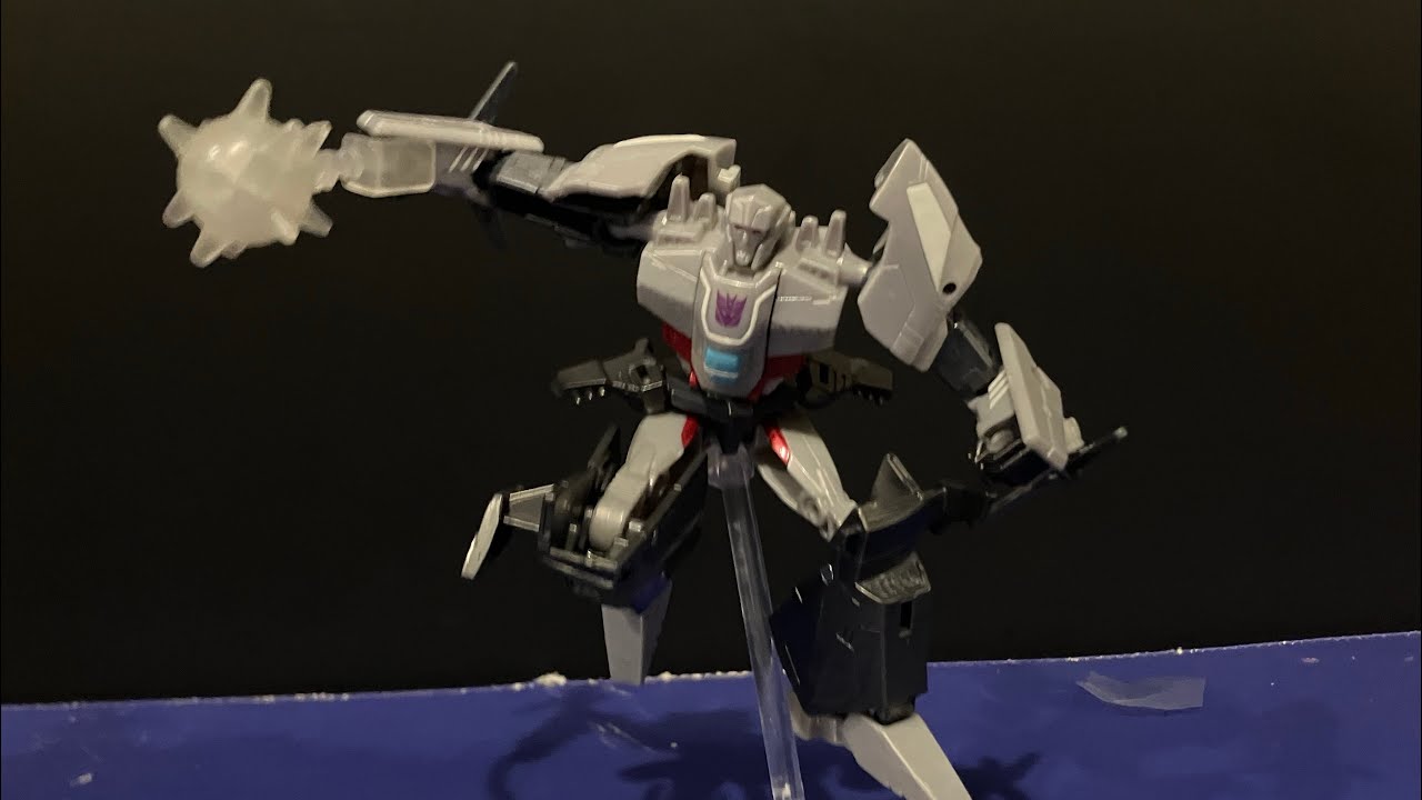 Master Farr Reviews: Earthspark Cyberglow Megatron