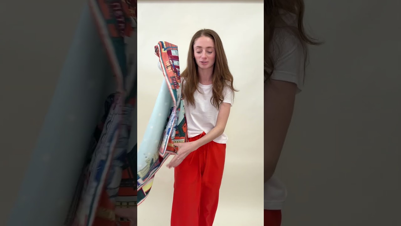 Lindsay loves the new ‘j’aime Paris’ silk scarf from Inoui Editions