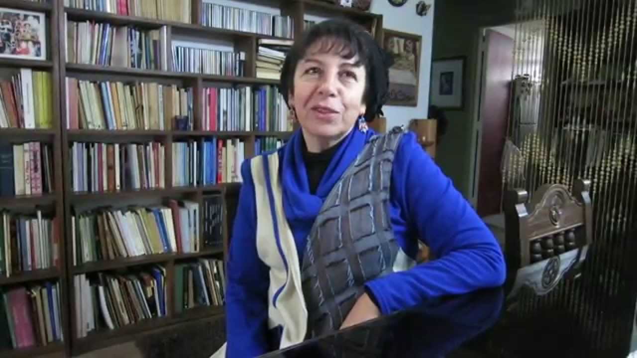 Escritores saludan a Bibliometro en sus 18 años.